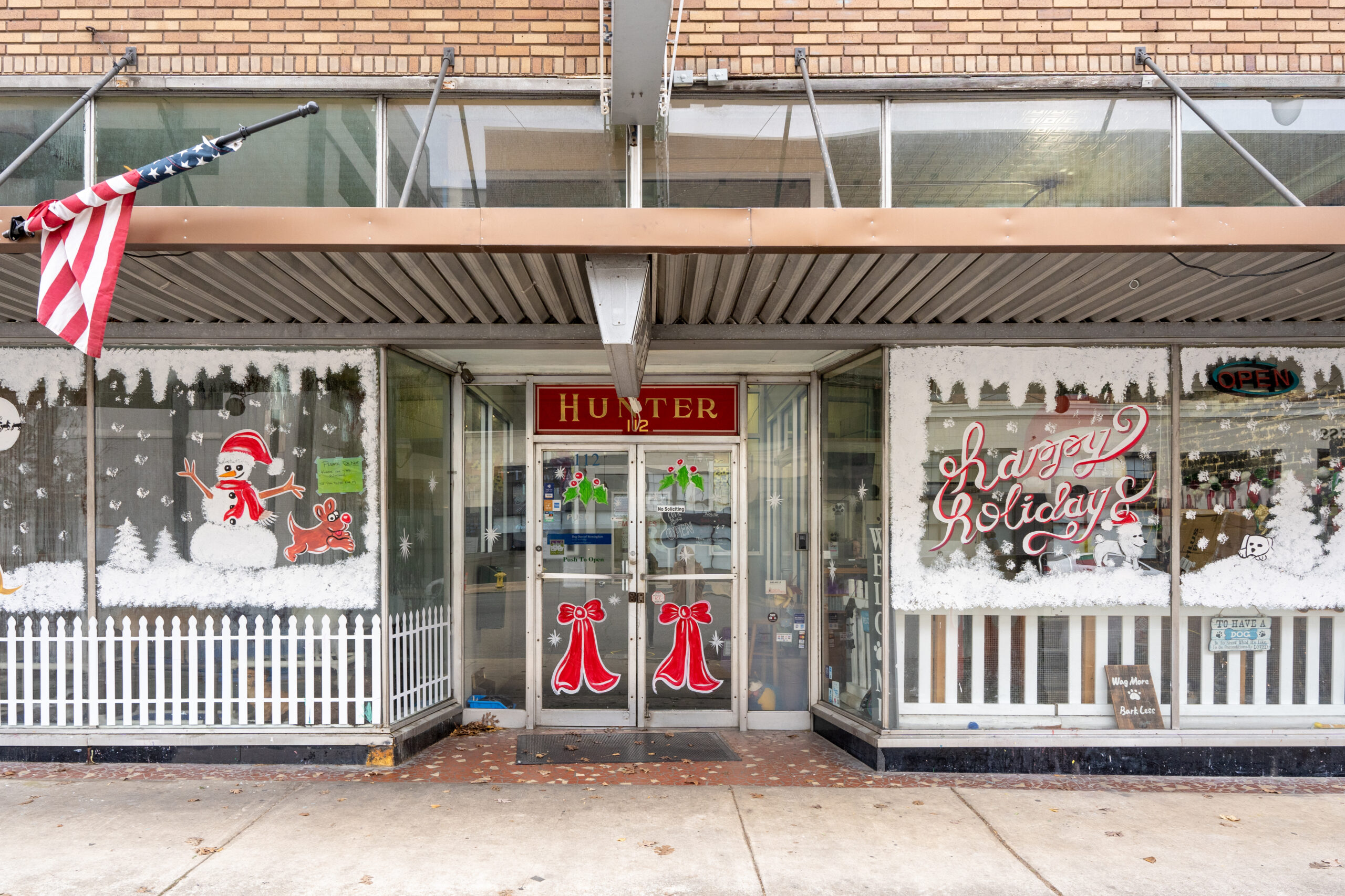 Birmingham artist Java Lewis spreads cheer with holiday window ...