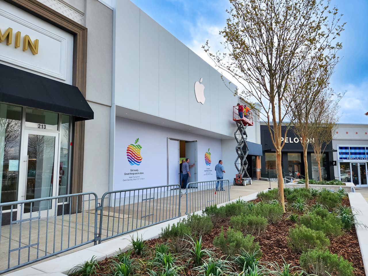 Apple Store relocating to new 100% renewable energy powered building ...
