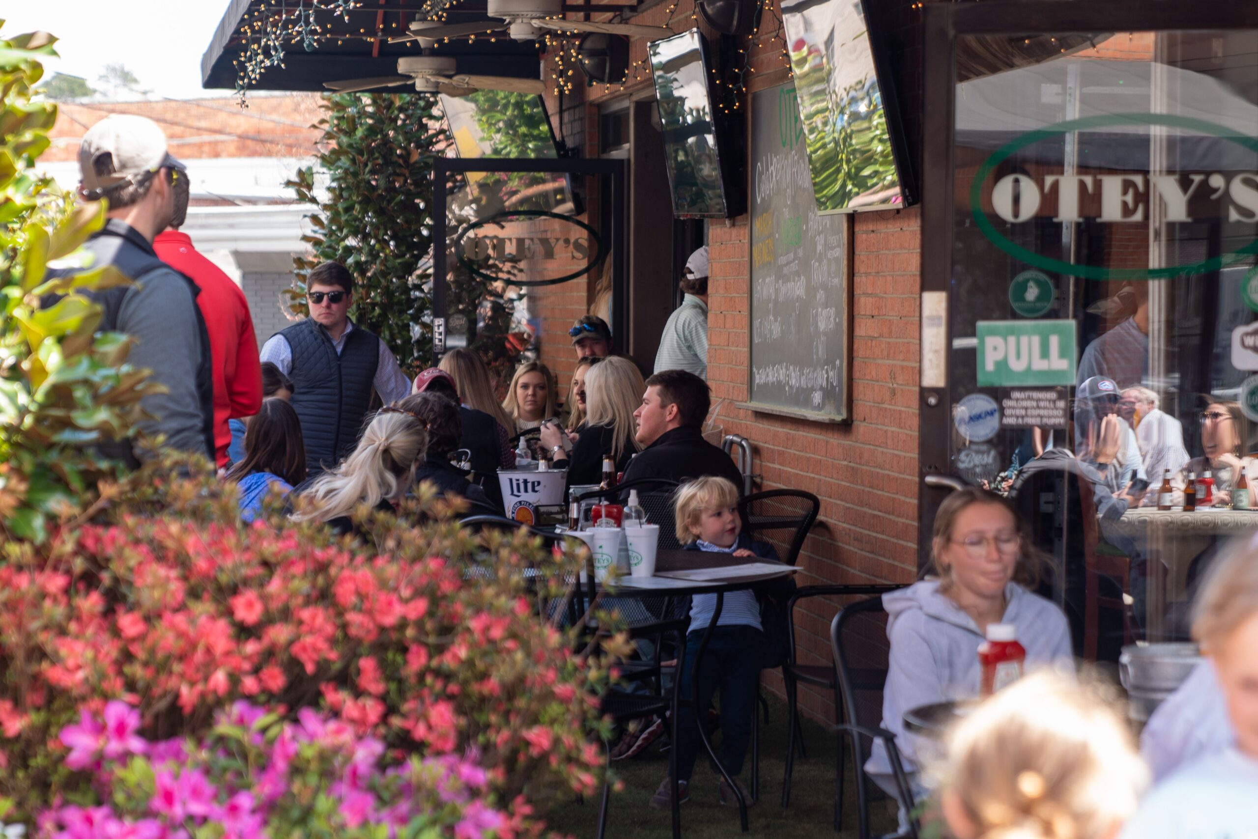 Otey's Tavern brings the Masters to life with sod and azaleas—April 8 ...