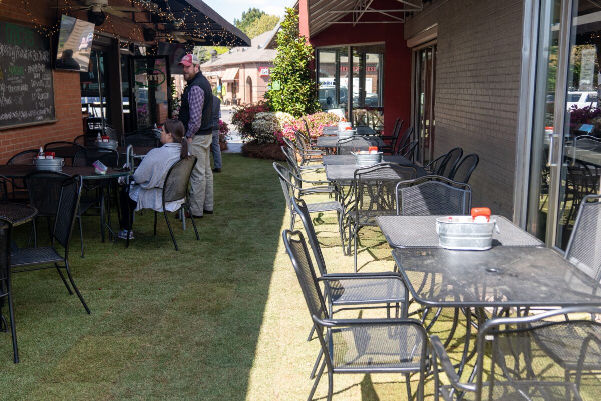 Otey's Tavern brings the Masters to life with sod and azaleas—April 8 ...