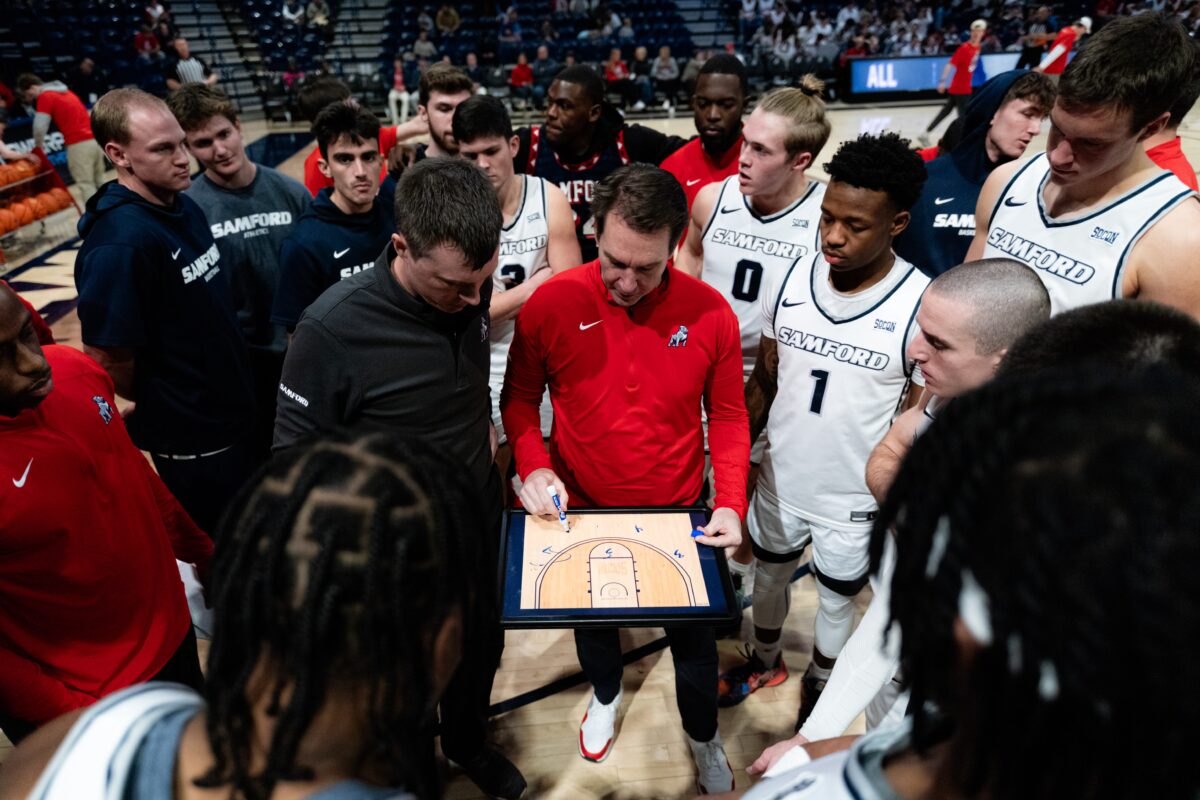 Samford men's basketball maintains longest win streak in the country ...
